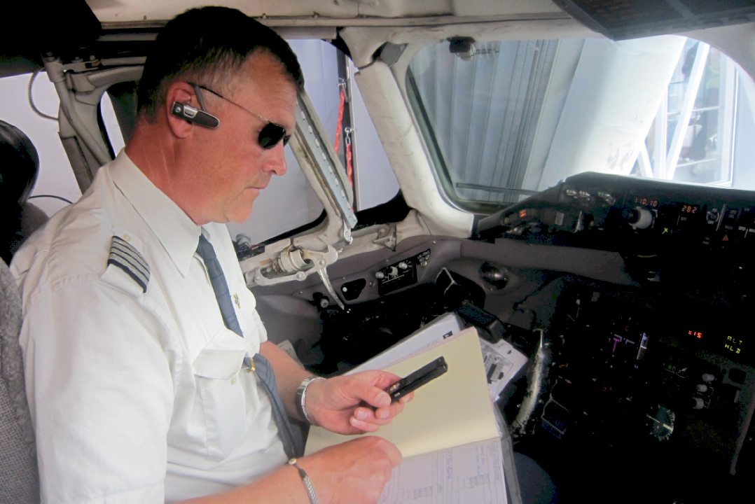 Push-to-Talk groups & PTT group communication - GroupTalk